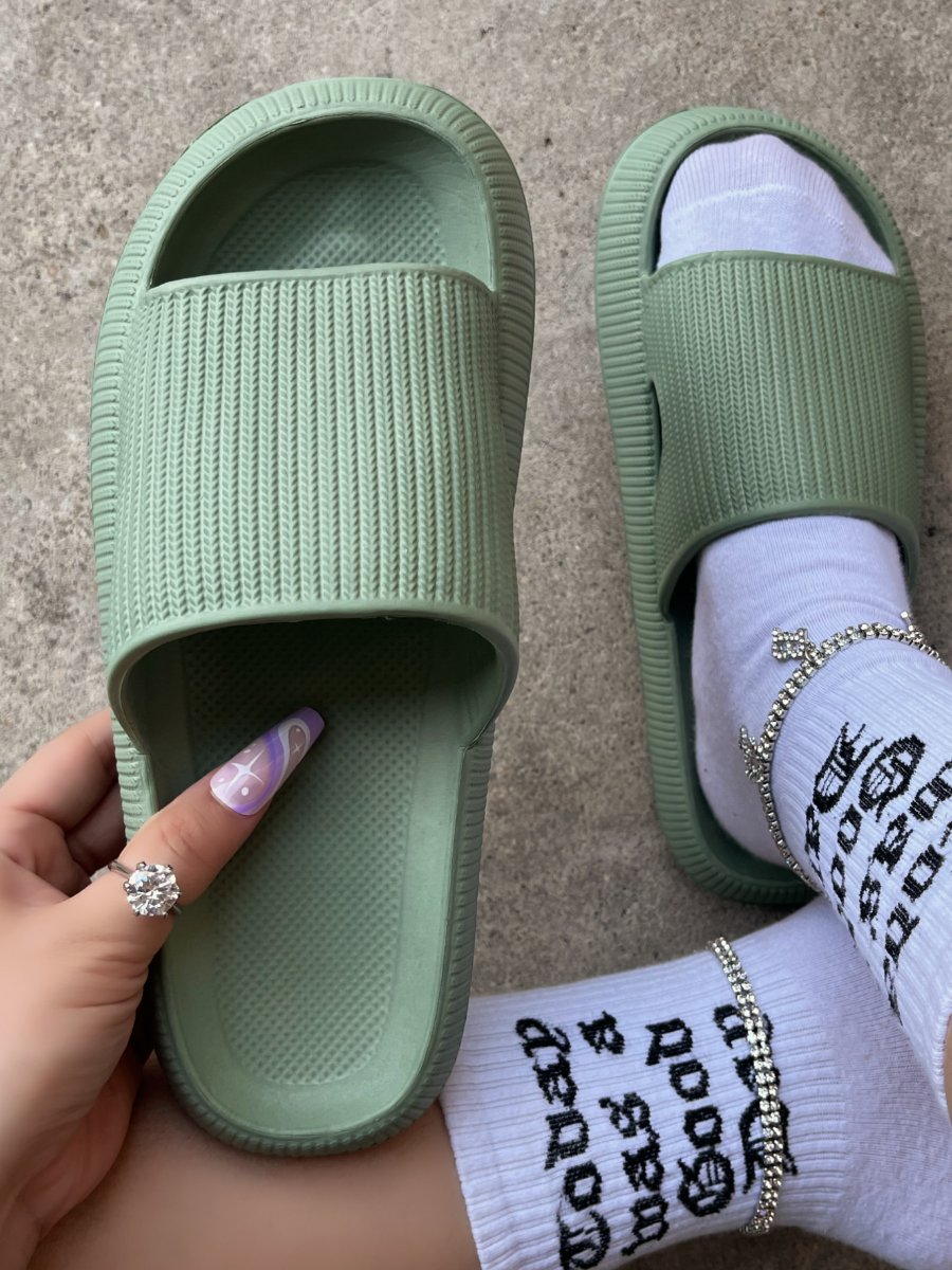 LW Round Toe Slides Sale | LovelyWholesale